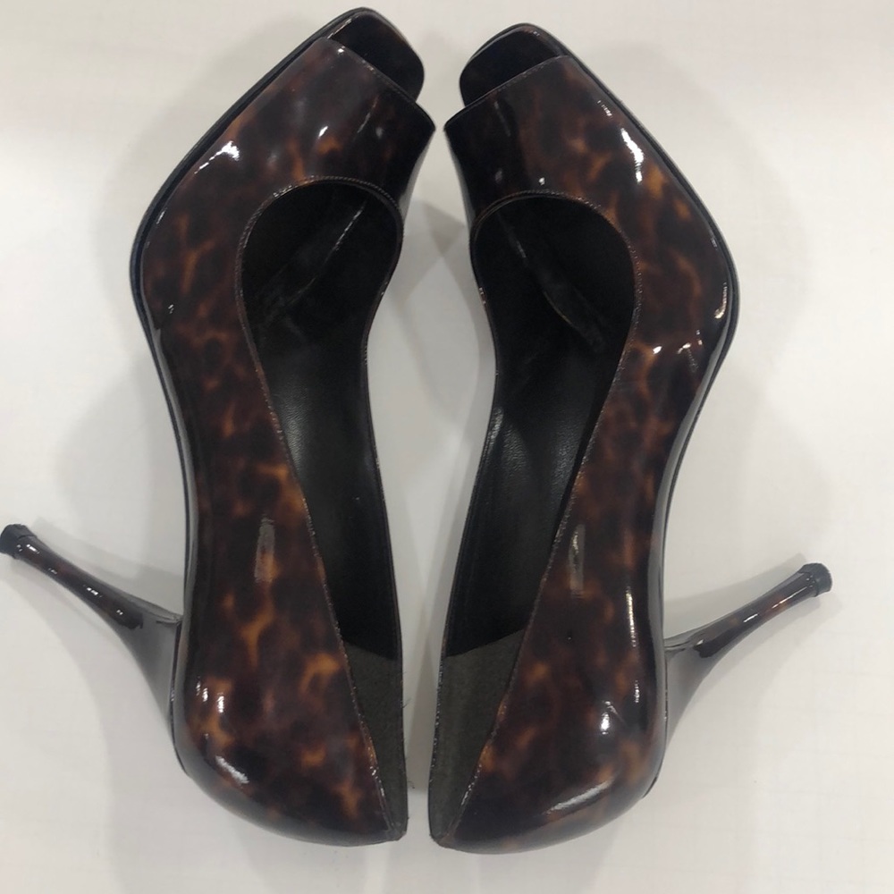 Stuart Weitzman Open Toed Tortoise Shell Pump 9m. - Gem